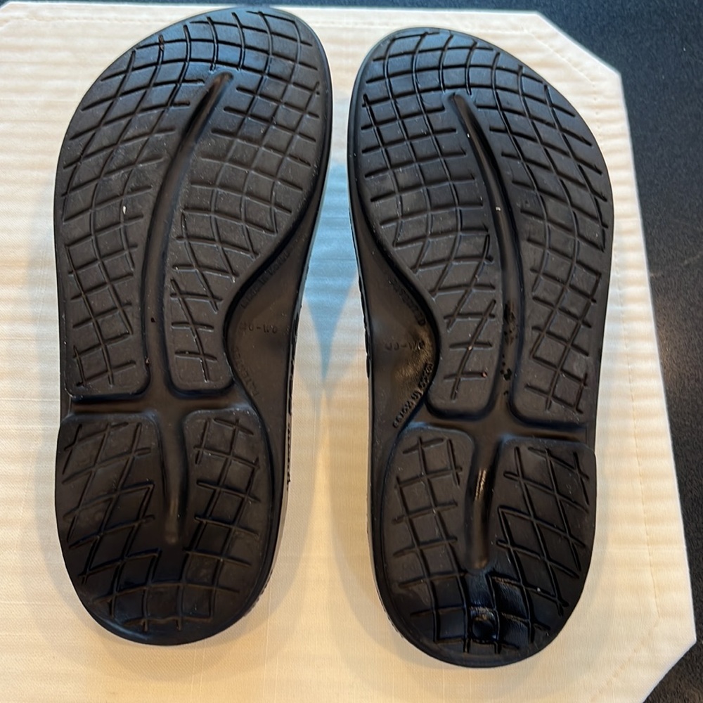 Oofos Original Recovery Free Feet Flip Flops - Gem